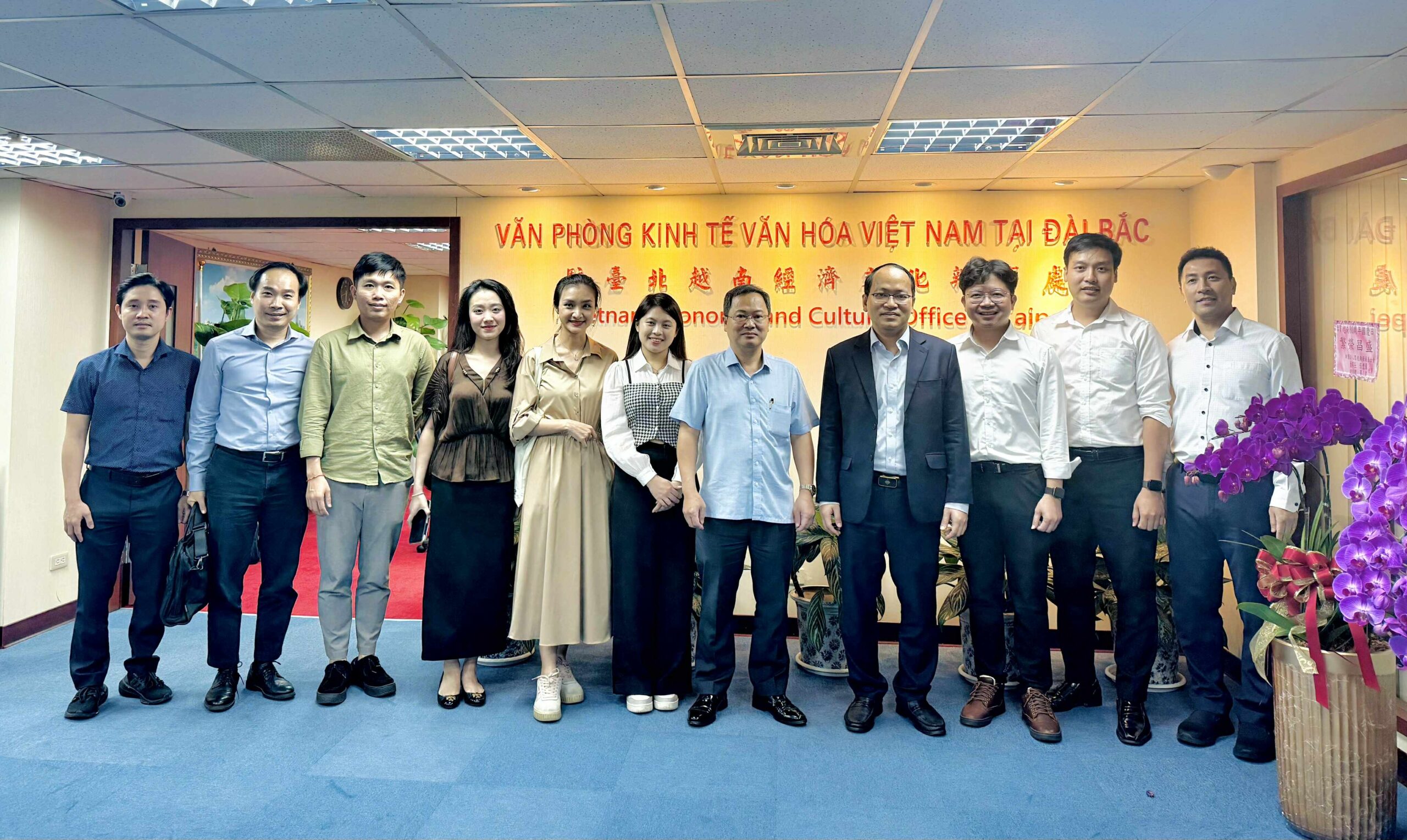 NIC thăm VECO và làm việc với VIN Taiwan trong khuôn khổ SEMICON Taiwan ...